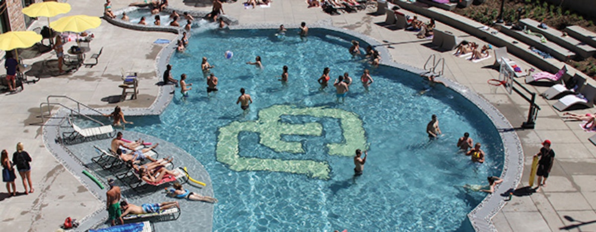Buffalo-Shaped Pool Draws Variety of Colorado Students | Athletic Business